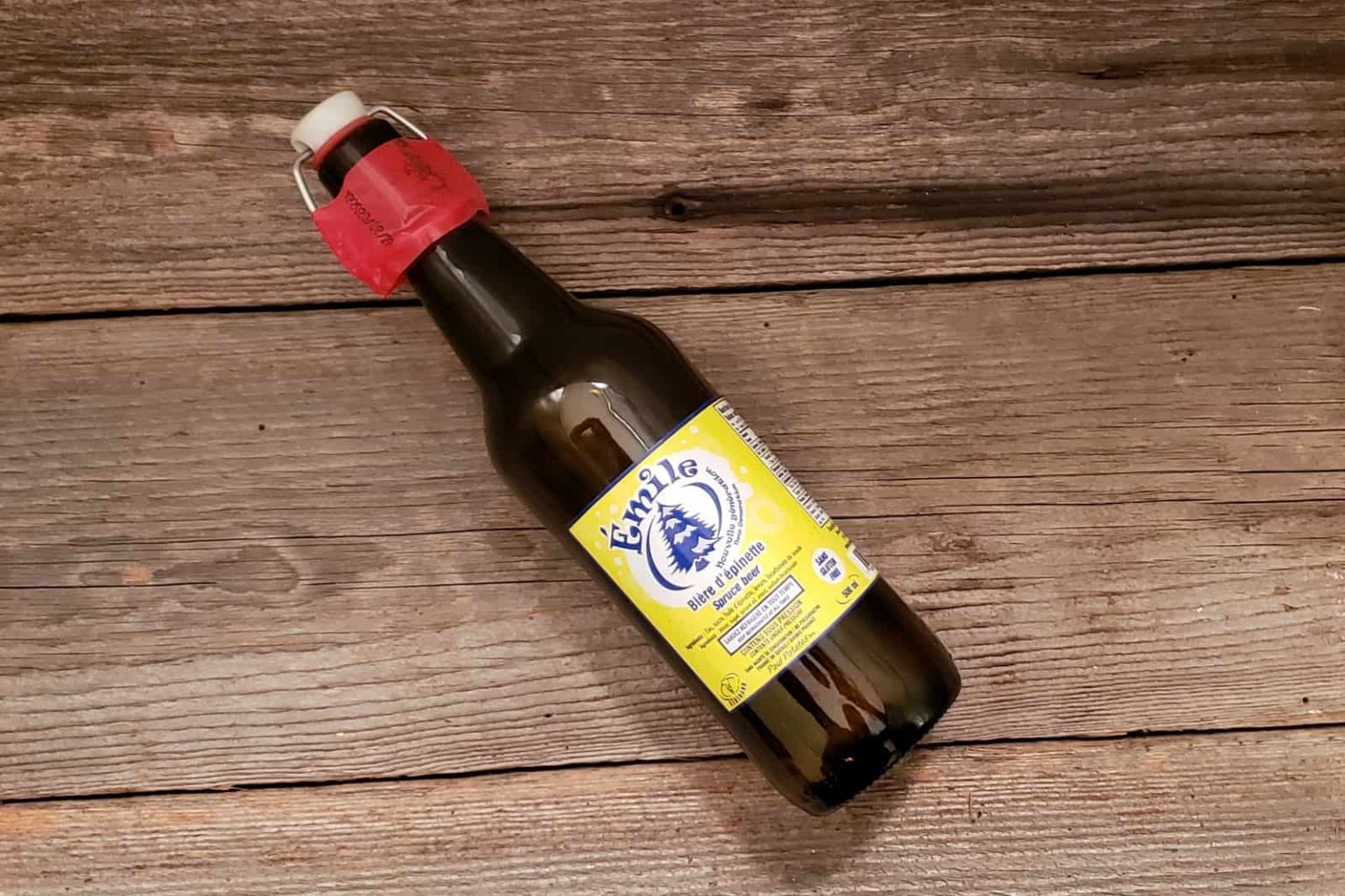 Bière d'épinette Émile - Les Produits d'Antan